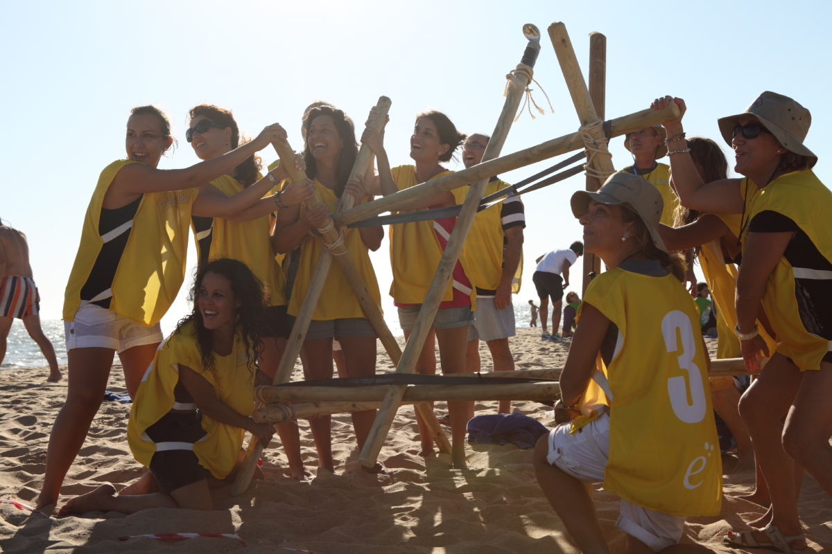 Actividades de Team Building en la playa - Creativando Eventos